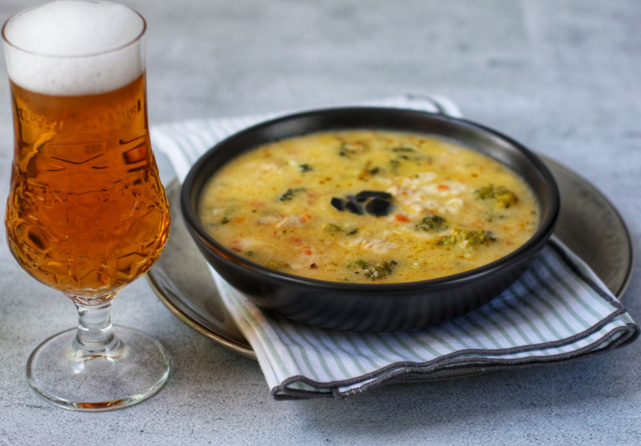 ¿Cómo hacer un chowder de pollo con maíz y trufa? Receta paso a paso ...